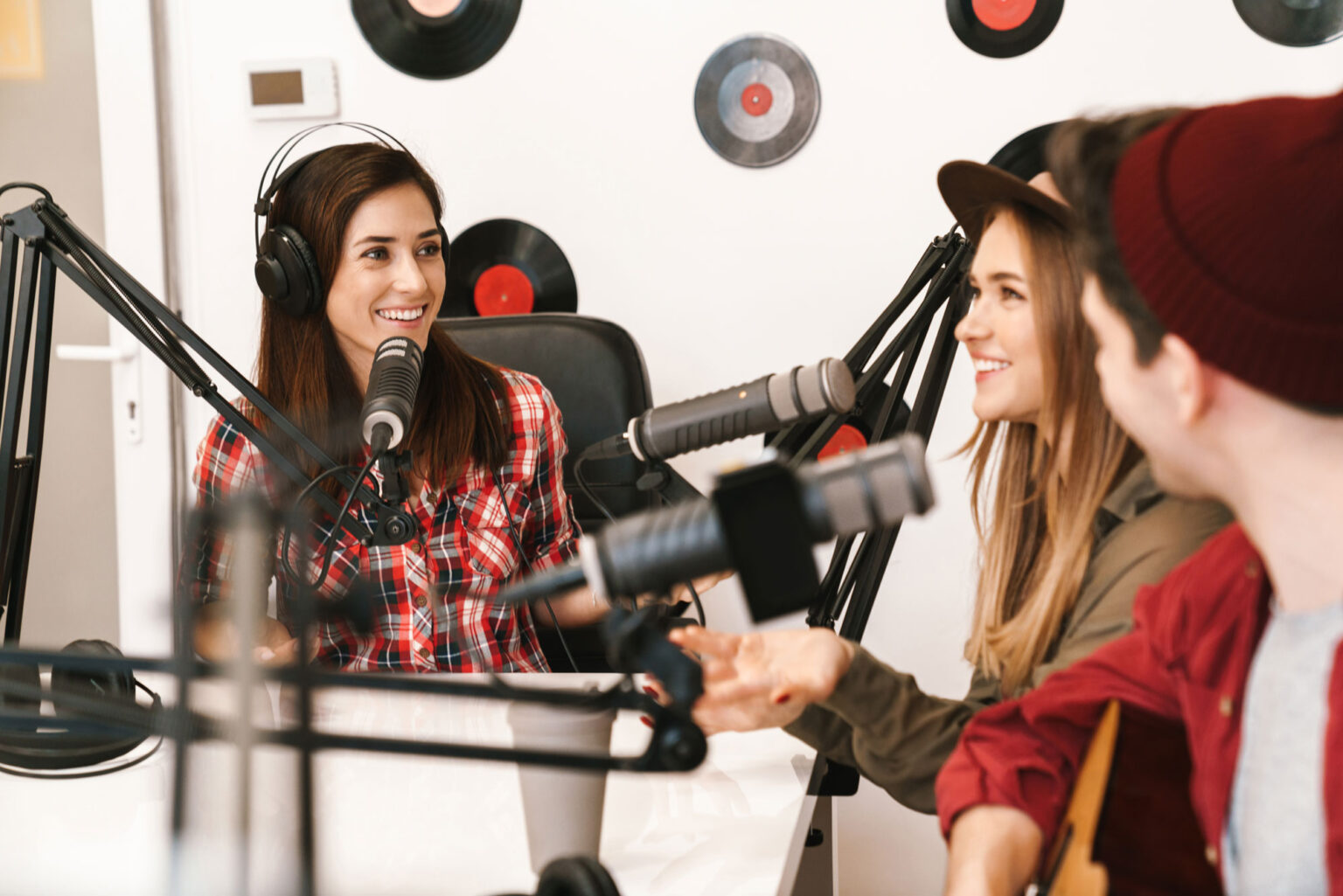 Benefits of Radio Promotion For Independent Artists - Syndicast